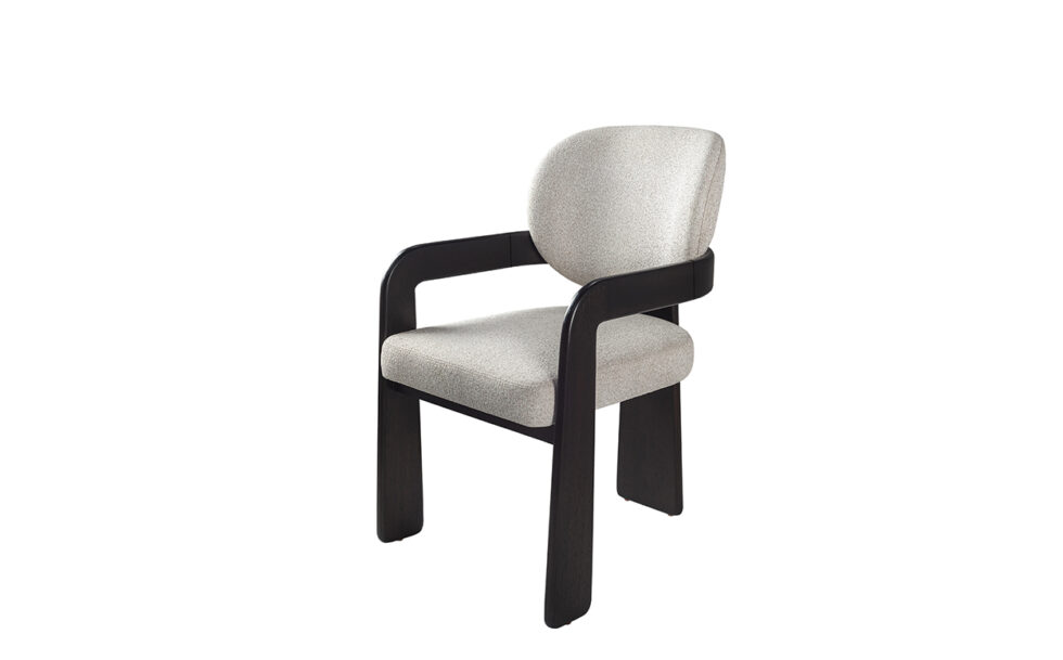 LUA ARM CHAIR 100 | Adriana Hoyos | Worldwide