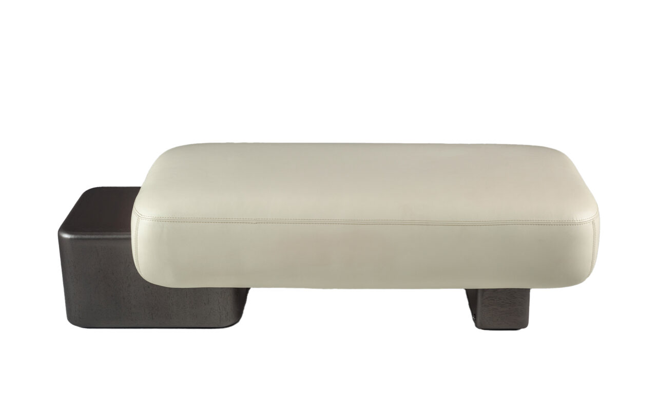 LUA BENCH 100 | Adriana Hoyos | Worldwide