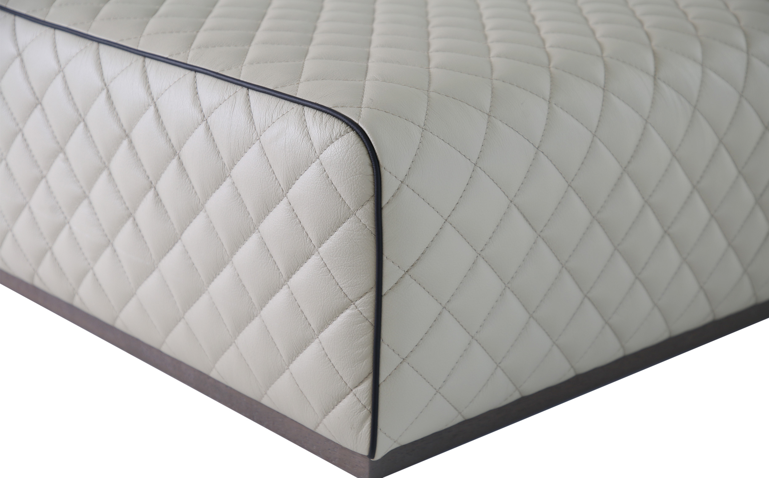 ORIGEN OTTOMAN 200 TEXTURE | Adriana Hoyos | Worldwide